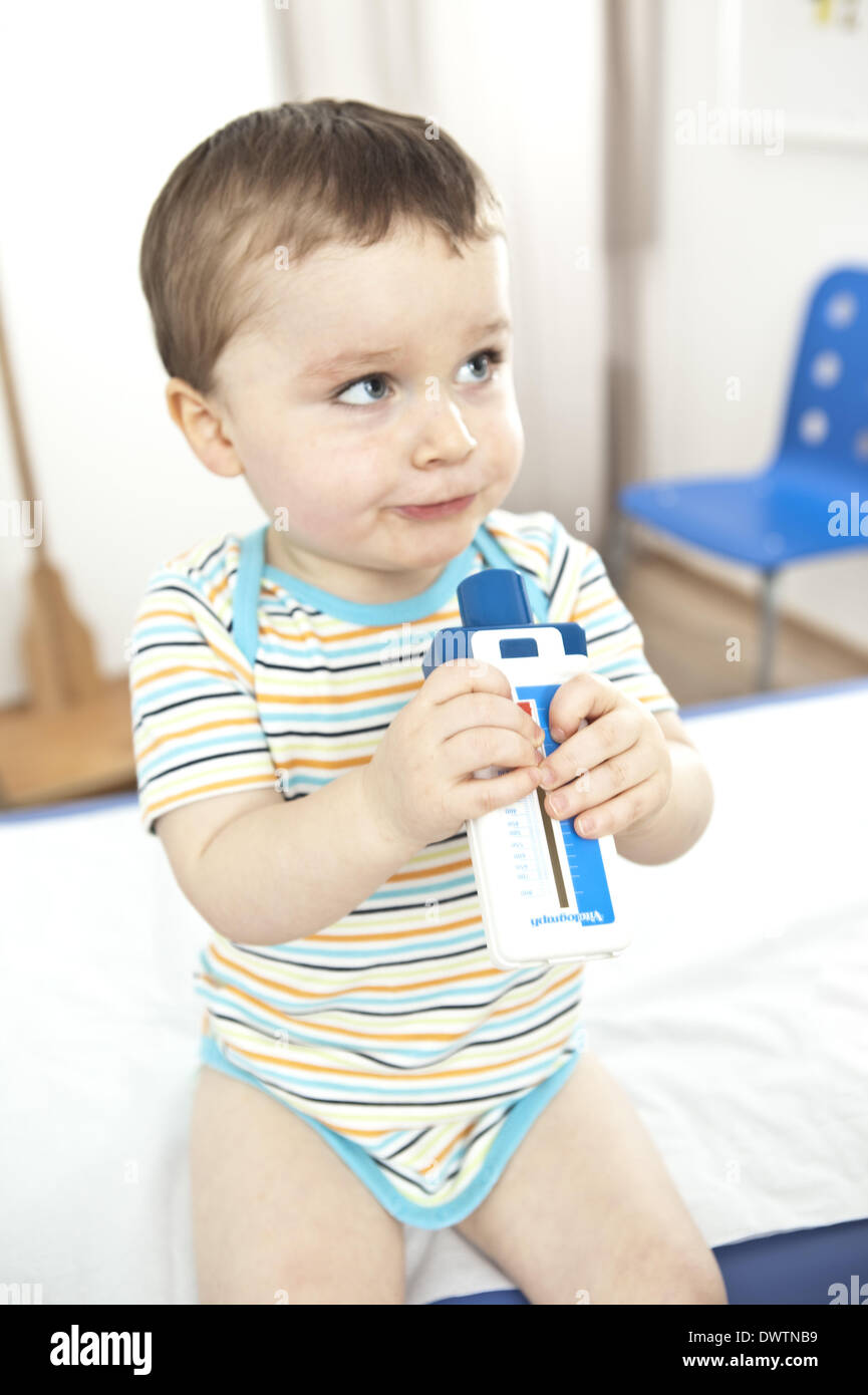 Spirometry test child hi-res stock photography and images - Alamy