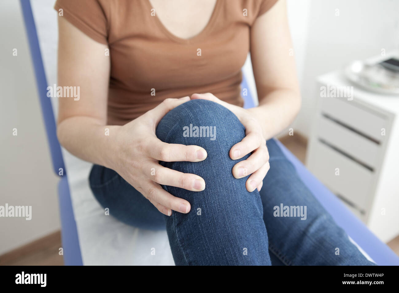 Knee pathology hi-res stock photography and images - Alamy