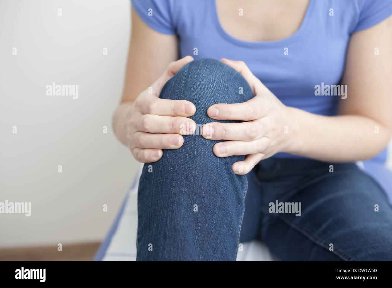 Knee pathology hi-res stock photography and images - Alamy