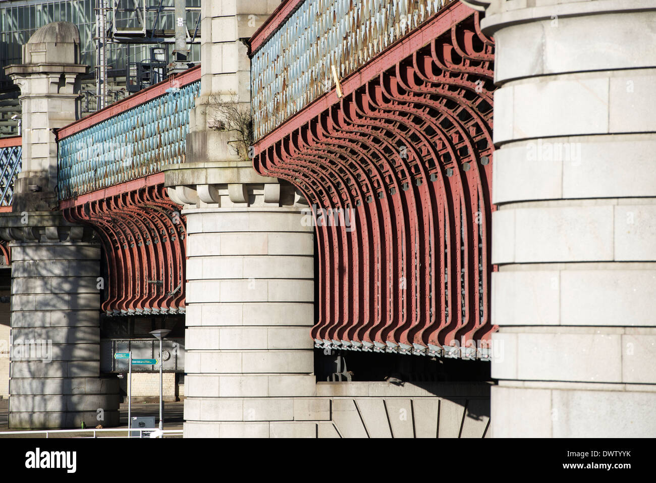 Glasgow central station bridge hi-res stock photography and images - Alamy