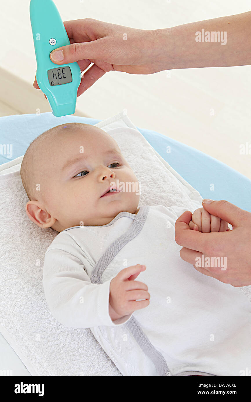 6 year old child thermometer hi-res stock photography and images - Alamy