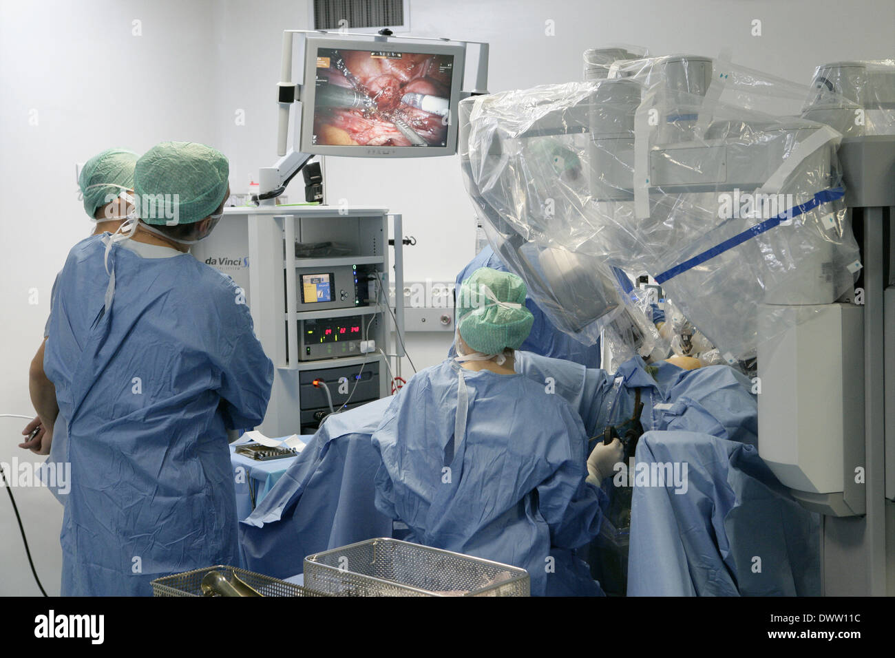 Surgery gynecology robot da vinci Stock Photo - Alamy