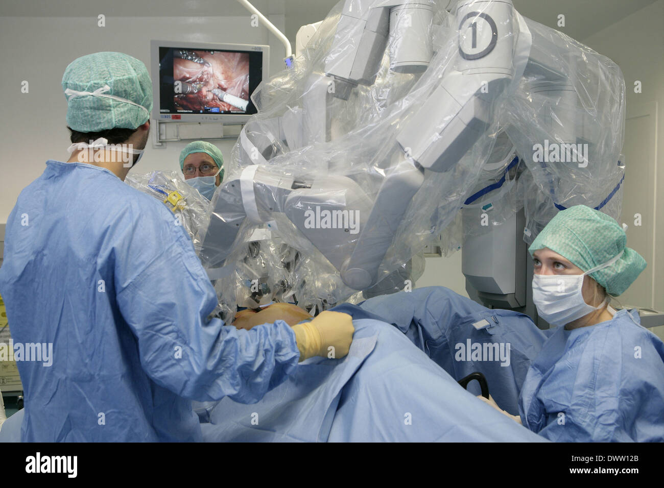 Surgery gynecology robot da vinci Stock Photo - Alamy