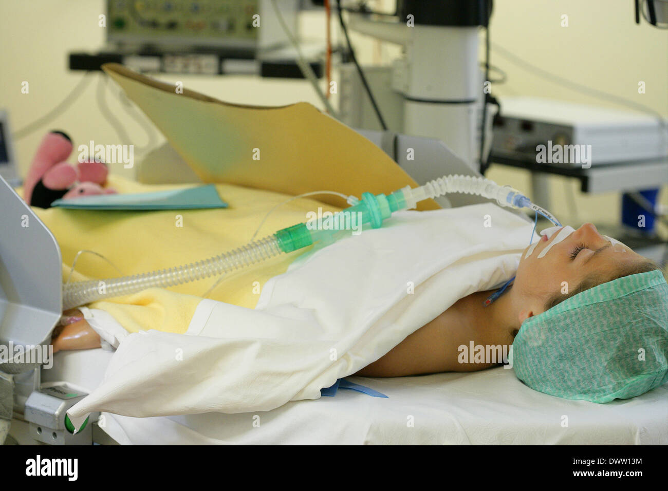 Intubated Patient High Resolution Stock Photography and Images - Alamy
