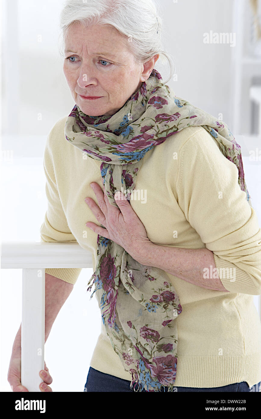 Pain thorax senior Stock Photo - Alamy