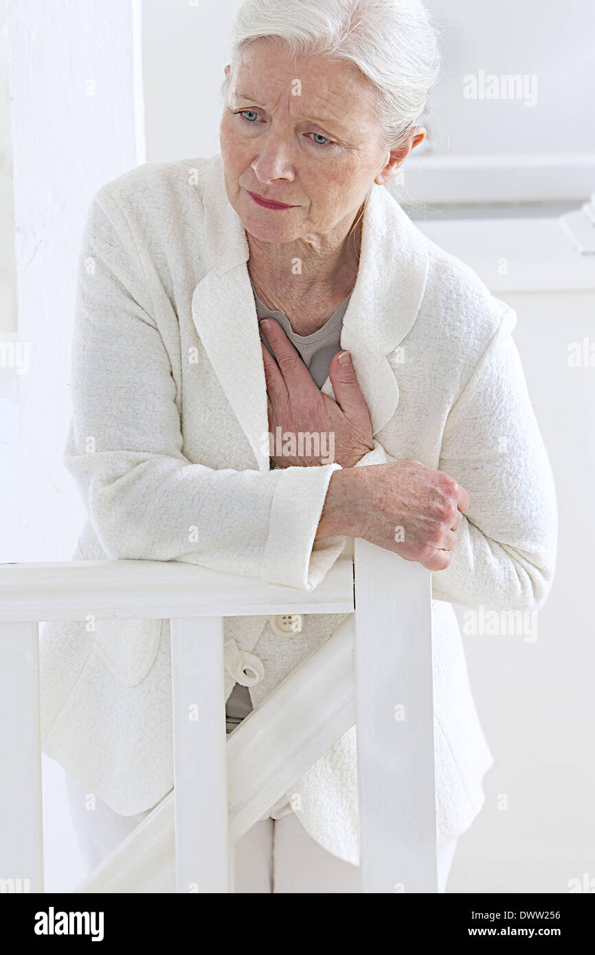 Pain thorax senior Stock Photo - Alamy