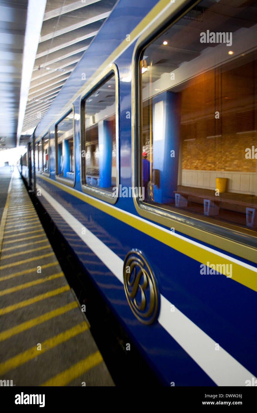 The Blue Train leaves from platform 24, Cape Town Stock Photo - Alamy