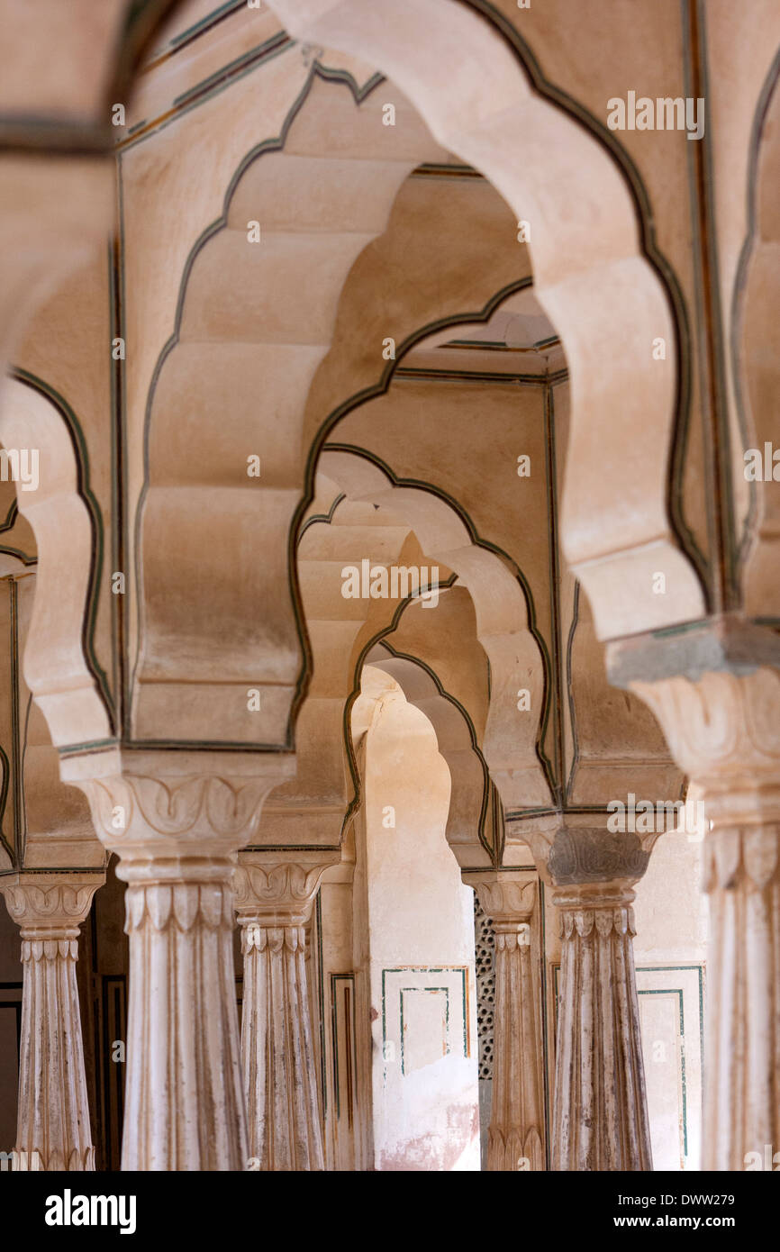 Interlocking arches hi-res stock photography and images - Alamy