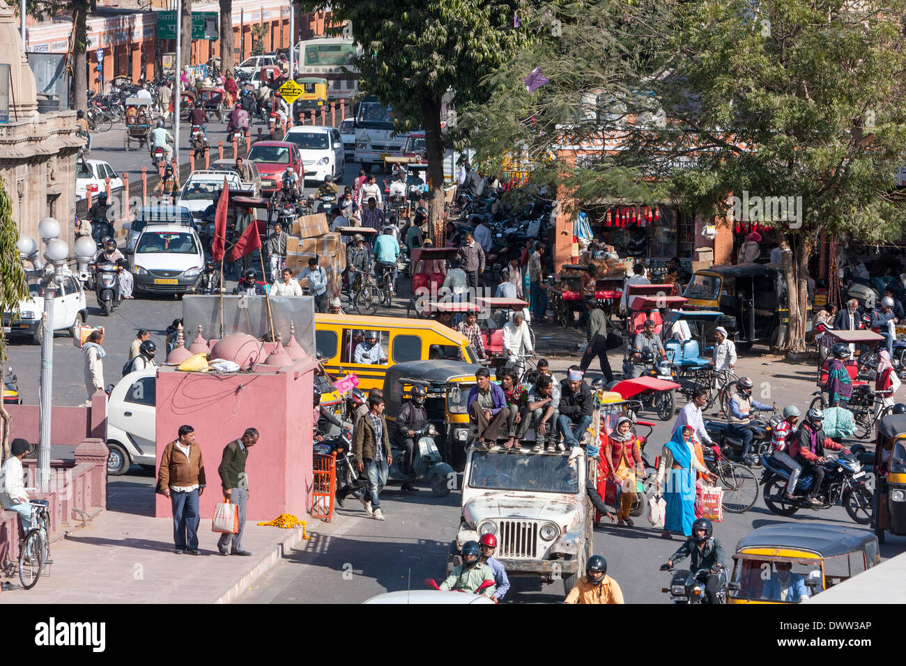 Jaipur, Rajasthan, India. Mid-day Traffic in Downtown Jaipur Stock ...