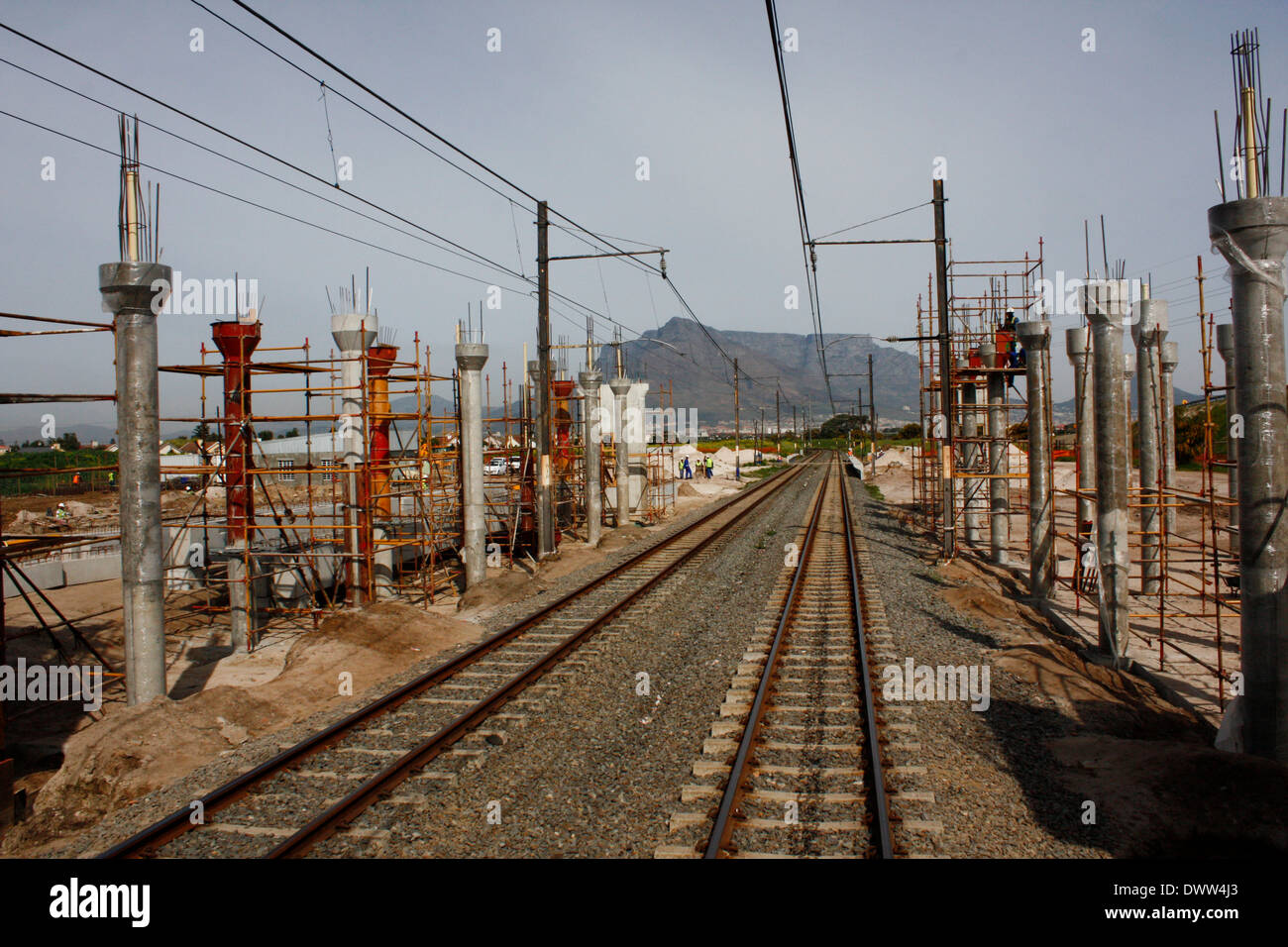 Parallel tracks hi-res stock photography and images - Alamy