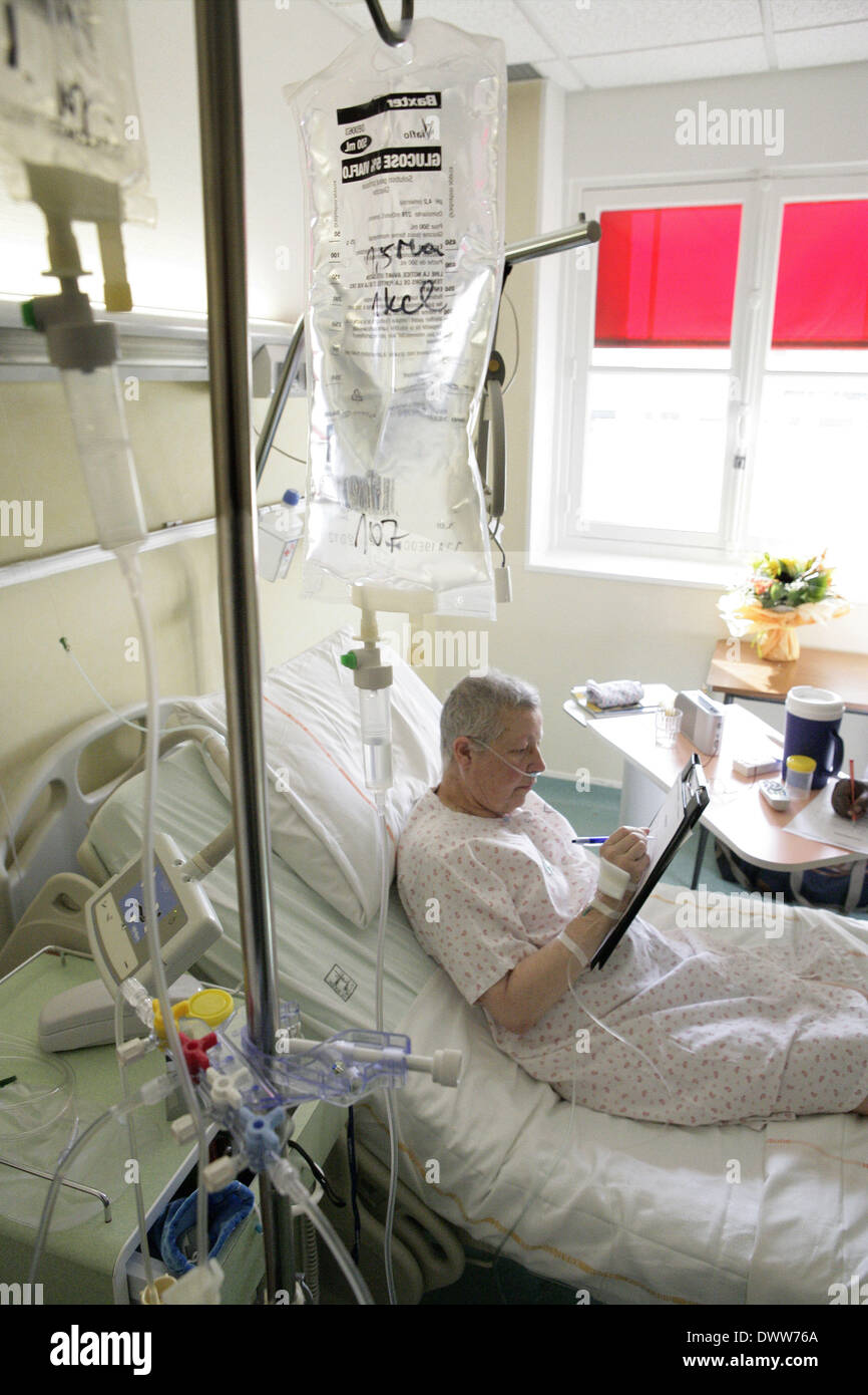 Senior patient hospital Stock Photo - Alamy