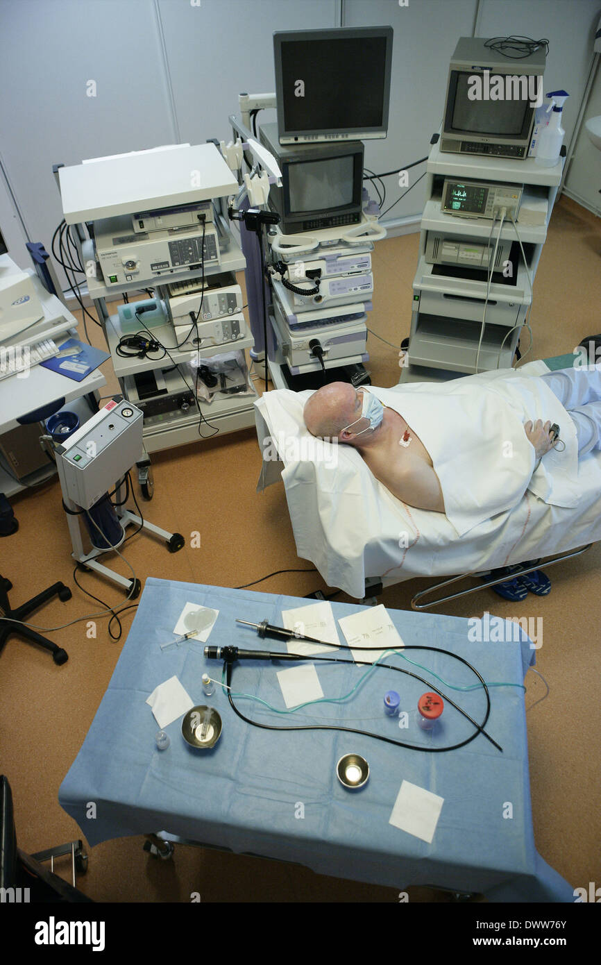 Bronchoscope hi-res stock photography and images - Alamy