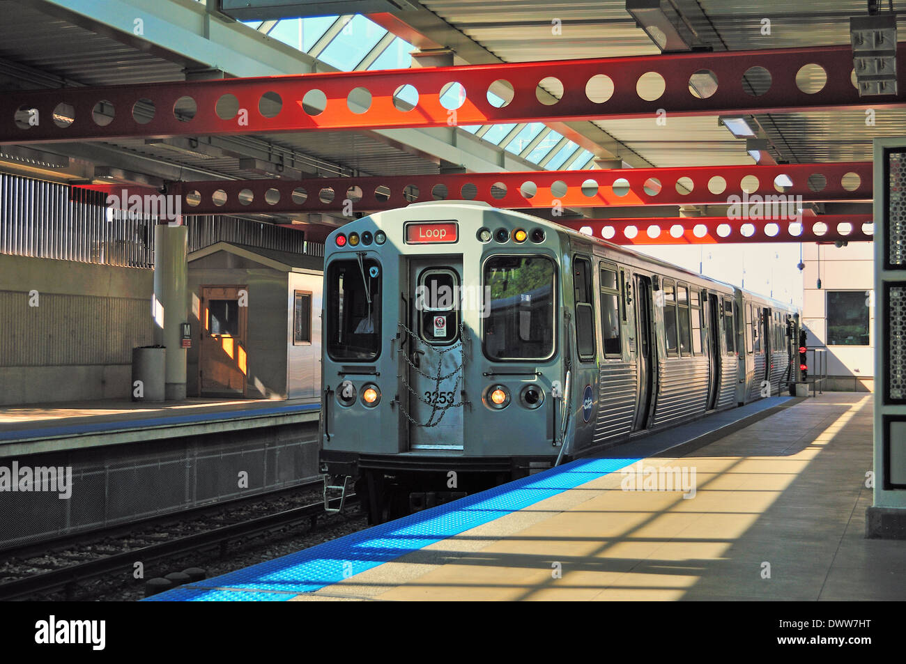 Chicago cta orange line High Resolution Stock Photography and Images ...