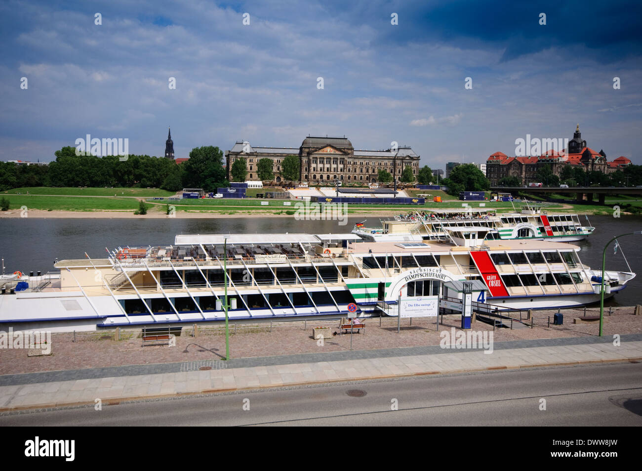 Dresden boat hi-res stock photography and images - Alamy