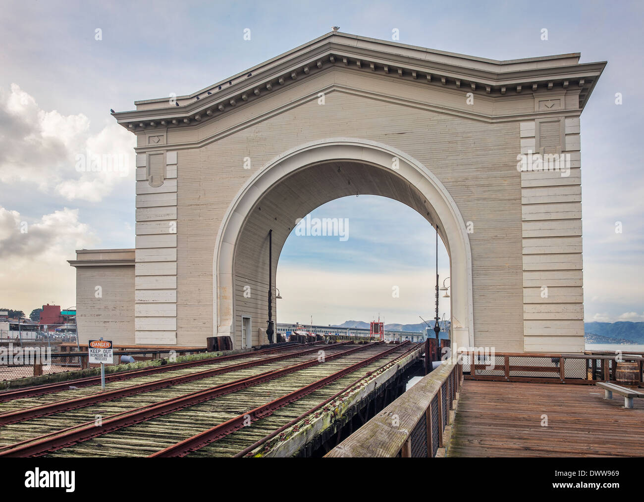 Old Ferry Wharf Stock Photos & Old Ferry Wharf Stock Images - Alamy