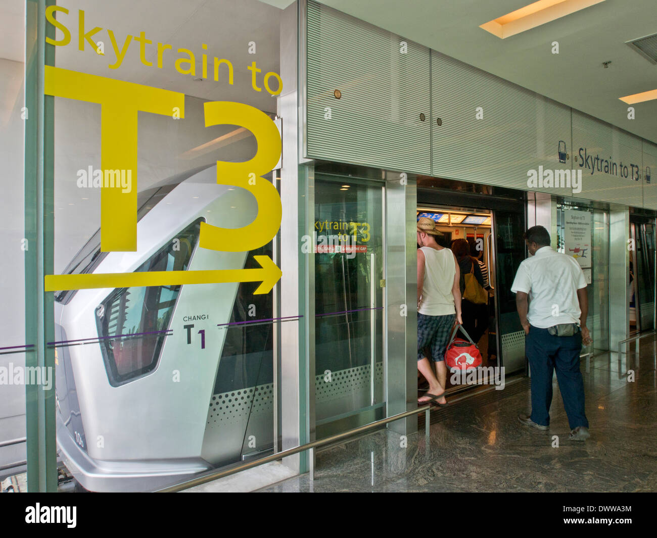 Shuttle bus service at Changi airport, Singapore Stock Photo - Alamy