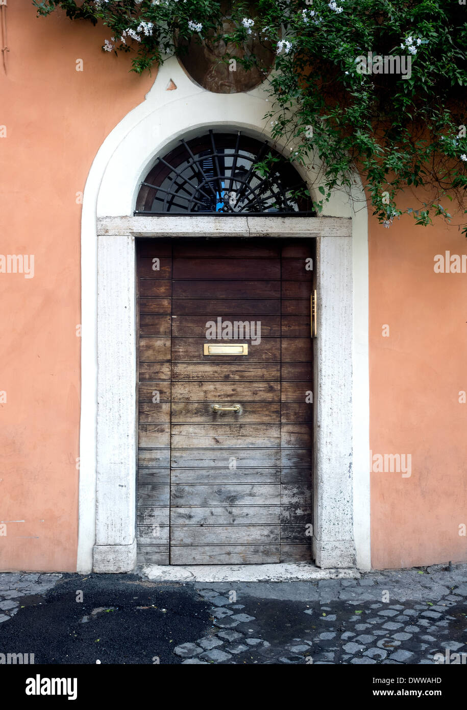 Residential building in rome hi-res stock photography and images - Alamy