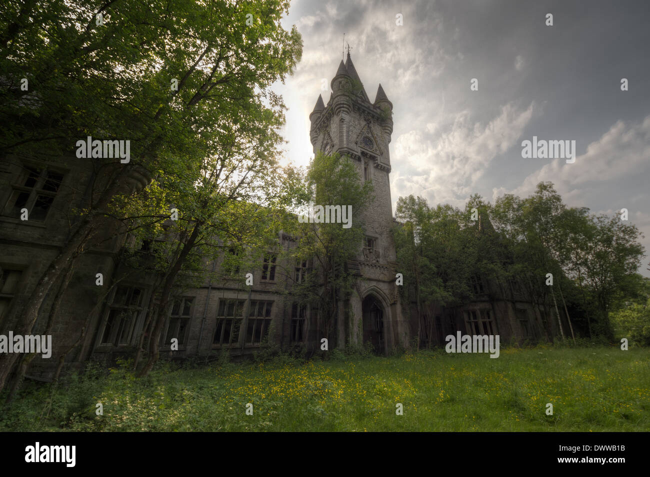 Urbex castle hi-res stock photography and images - Alamy