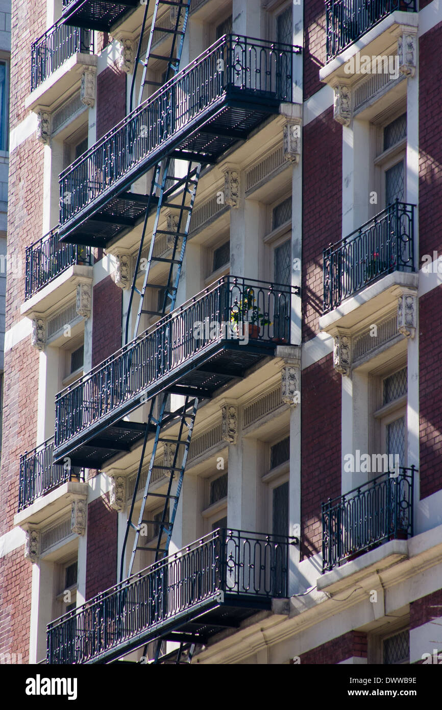 Uk fire escapes hi-res stock photography and images - Alamy