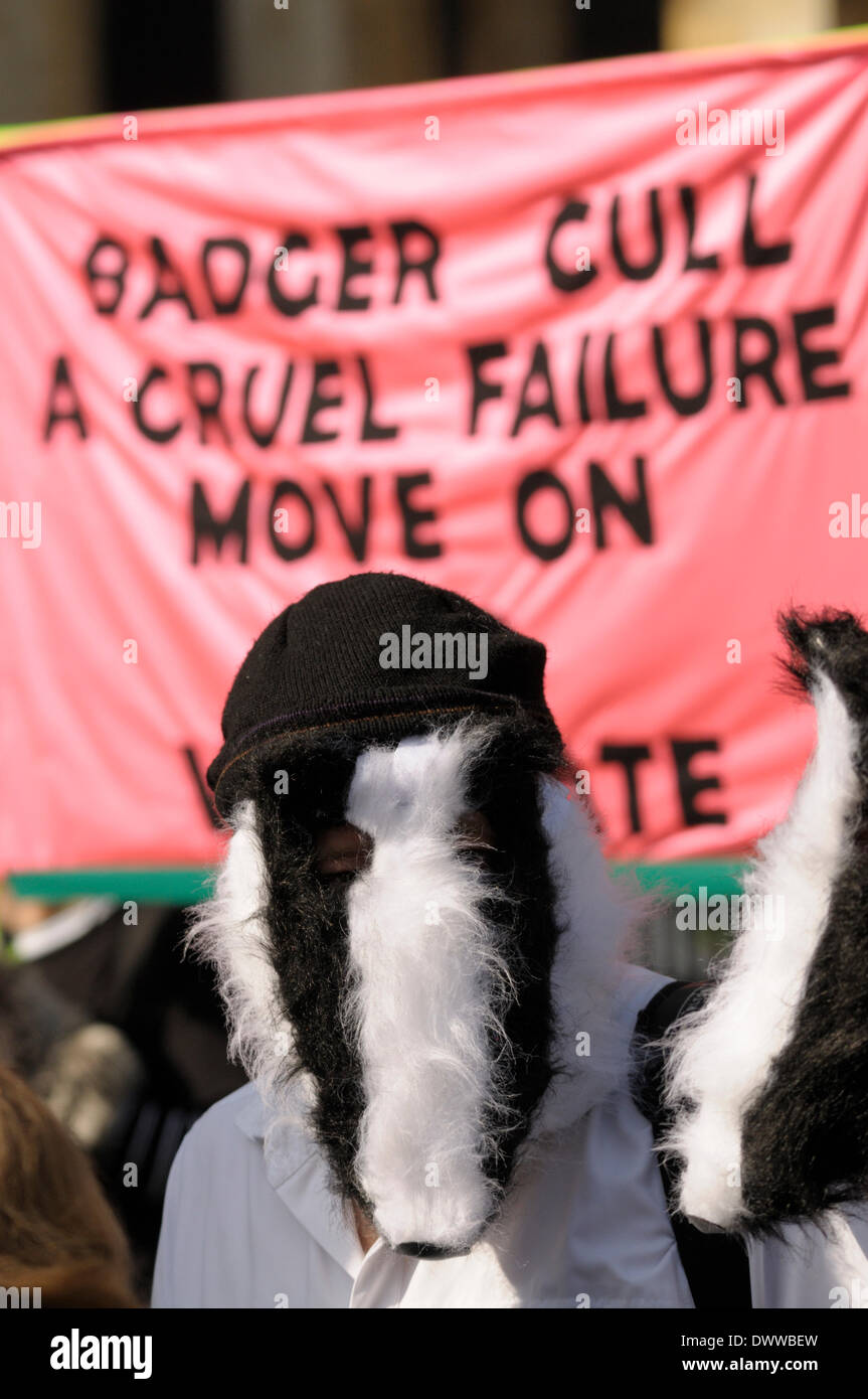 Vaccination protest london hi-res stock photography and images - Alamy
