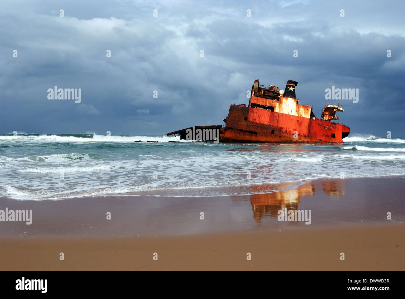Ship wreck rescue hi-res stock photography and images - Alamy