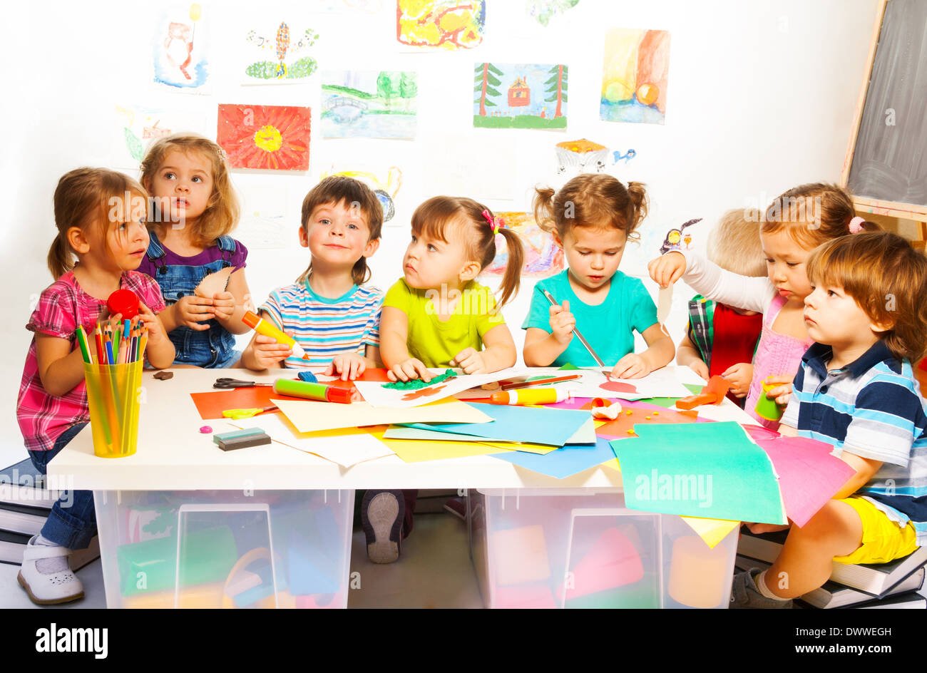 group of kids on creative school lesson class Stock Photo - Alamy