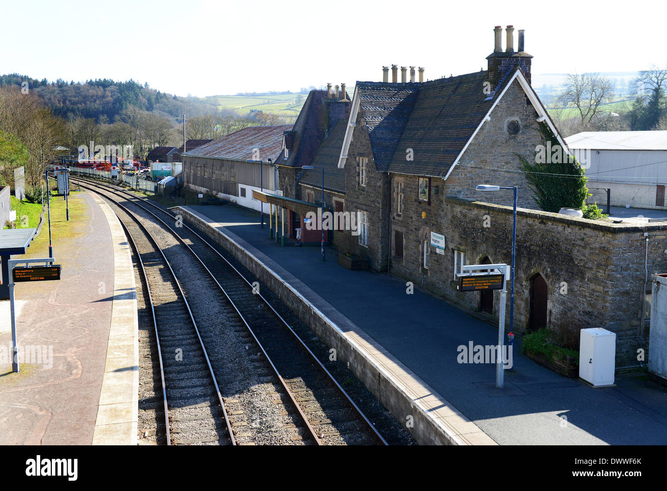 Rural train station hi-res stock photography and images - Alamy
