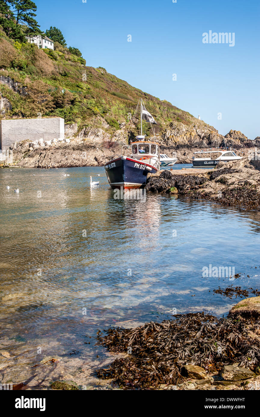 looe fishing harbour Stock Photo - Alamy