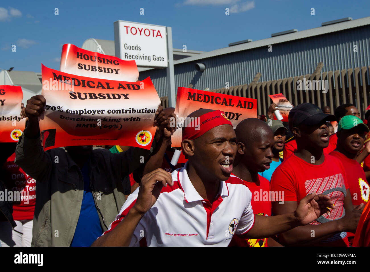 Numsa strike hi-res stock photography and images - Alamy
