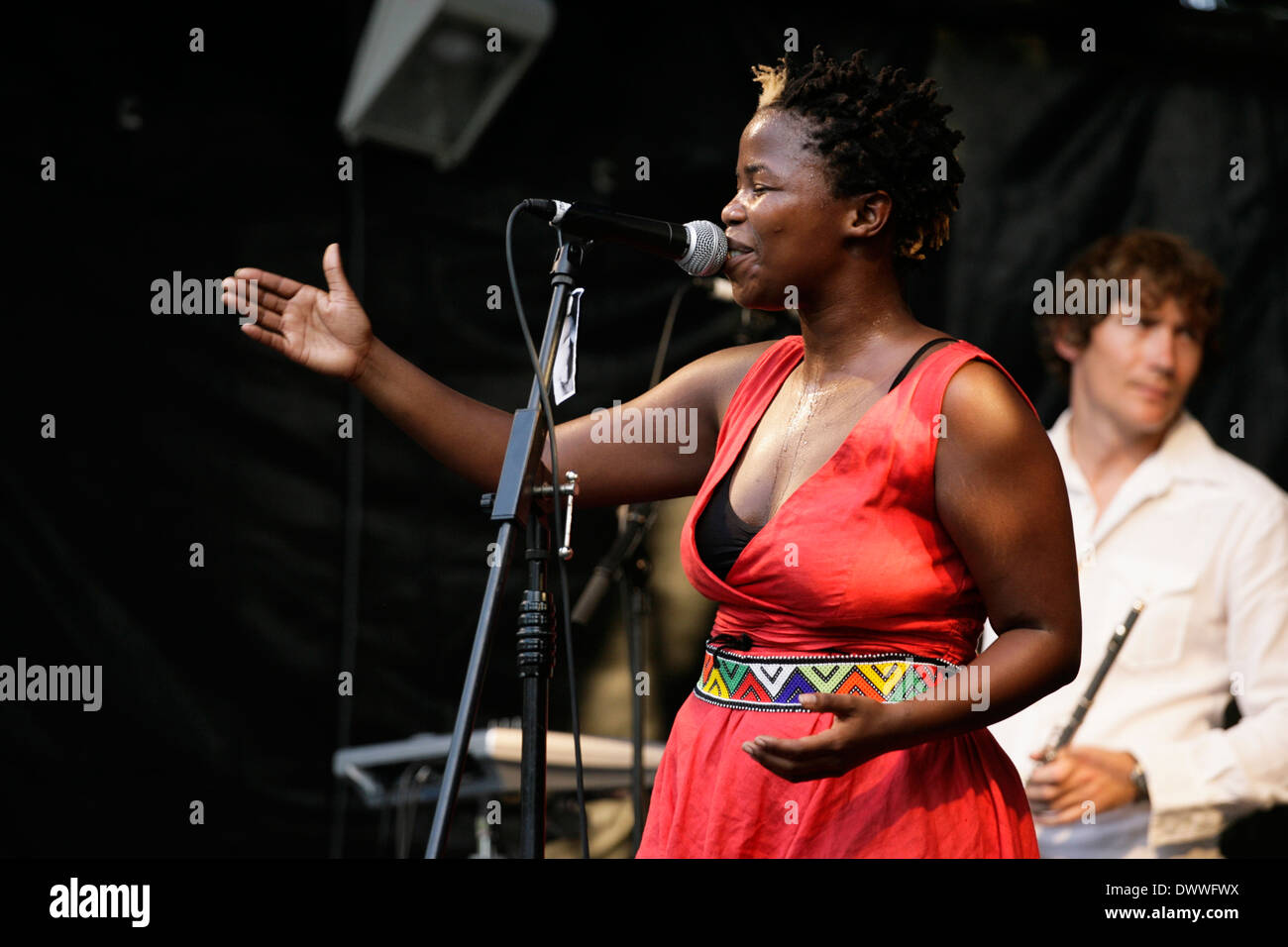 Freshlyground singer Zolani Mahola performs at the Botanic Gardens in ...