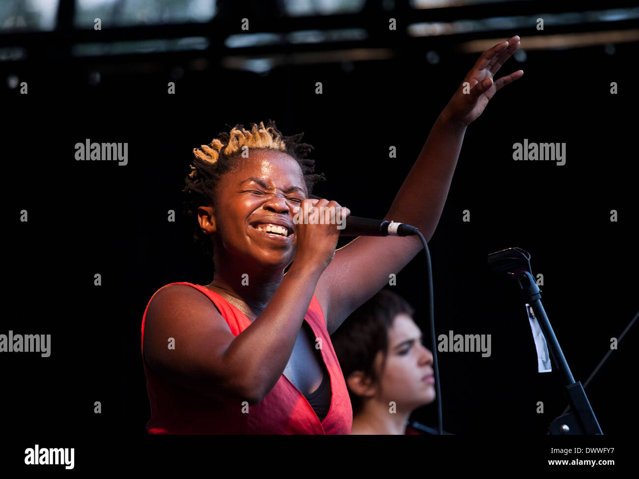 Freshlyground singer Zolani Mahola performs at the Botanic Gardens in ...