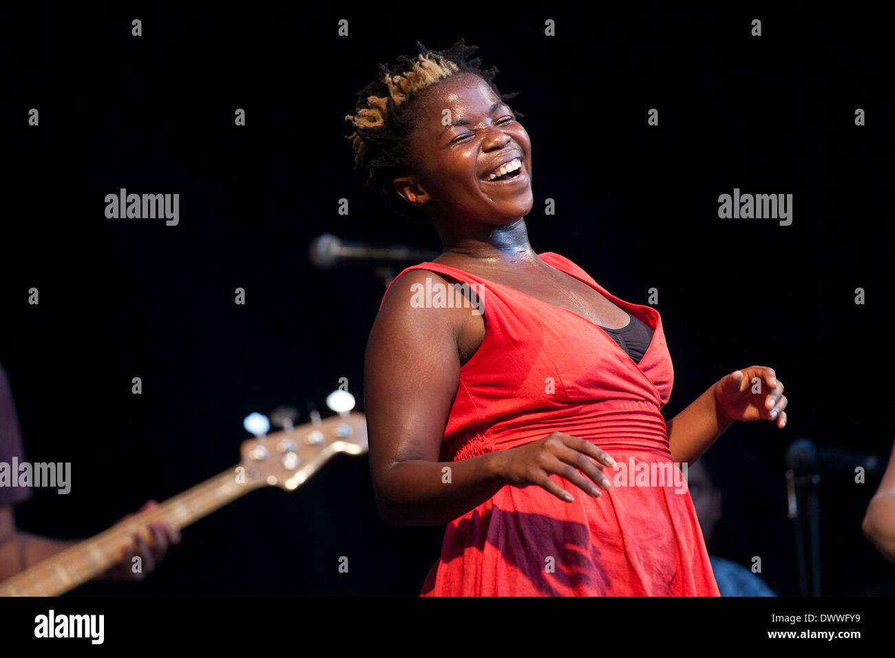 Freshlyground singer Zolani Mahola performs at the Botanic Gardens in ...