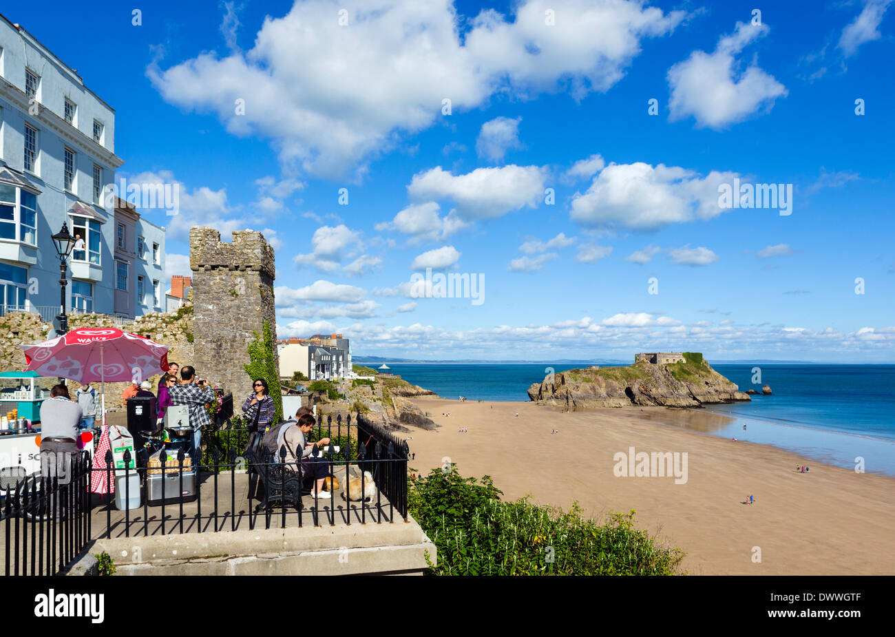Tenby south pembrokeshire beach hi-res stock photography and images - Alamy
