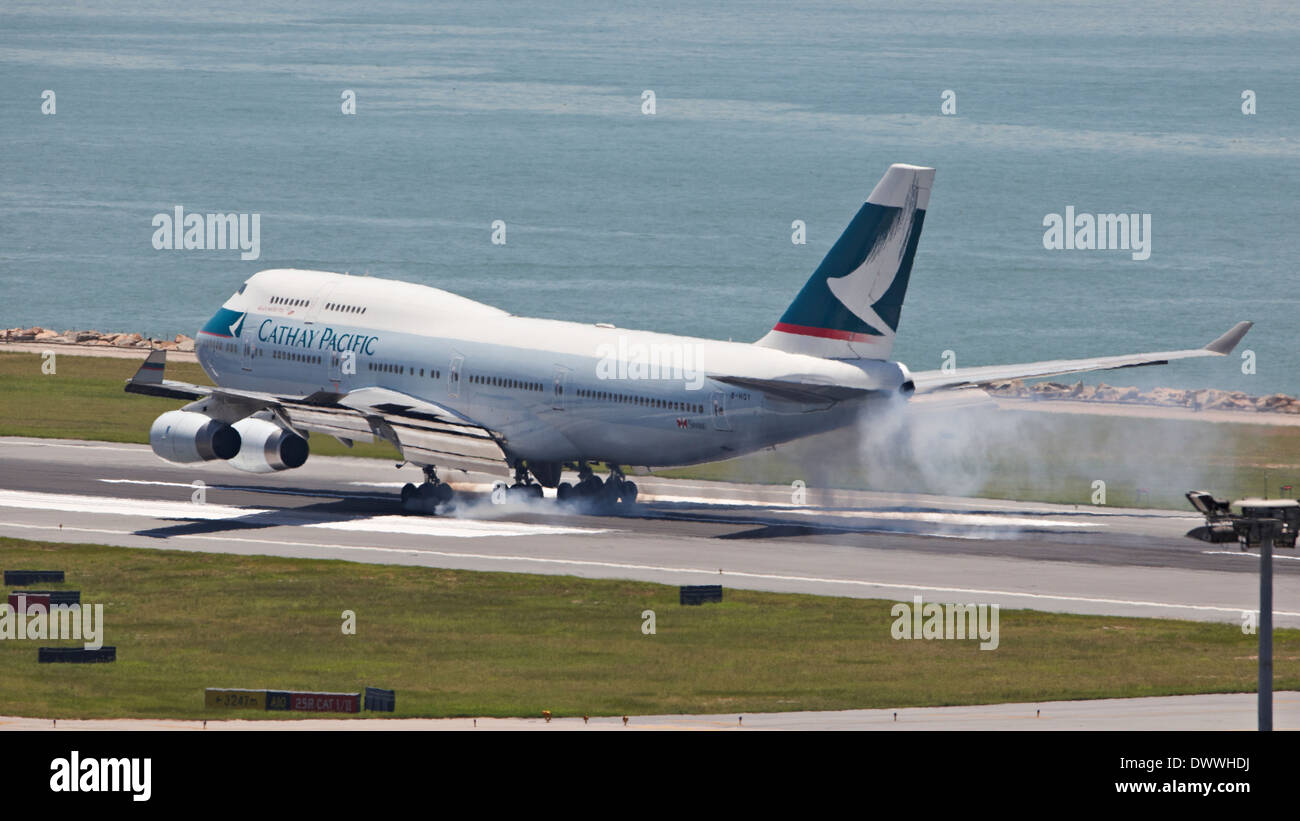 Cathy Pacific Passenger Aircraft Landing on Hong Kong International ... Cathy Pacific Passenger Aircraft Landing on Hong Kong International ...