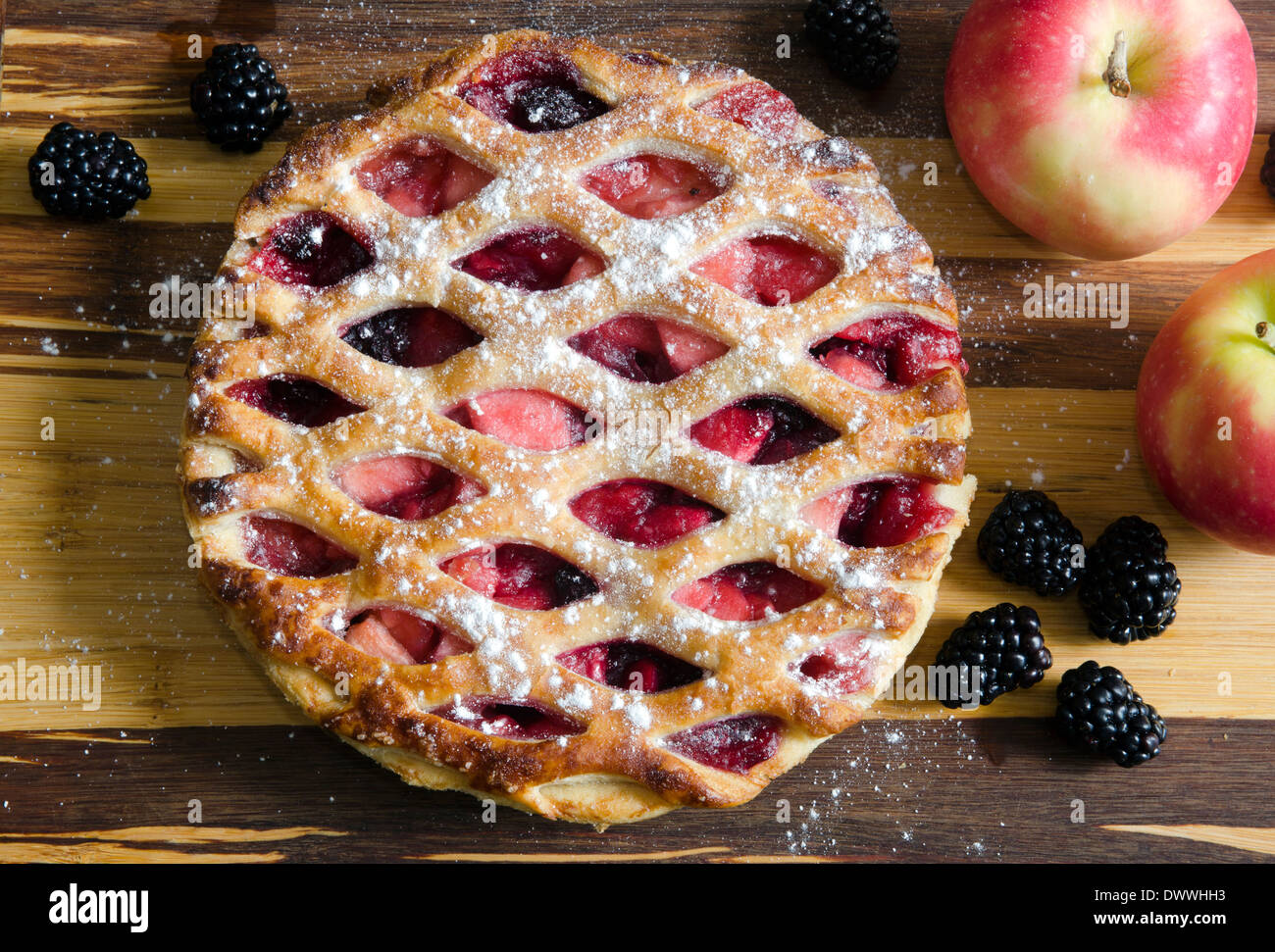 Blackberry and apple pie hi-res stock photography and images - Alamy