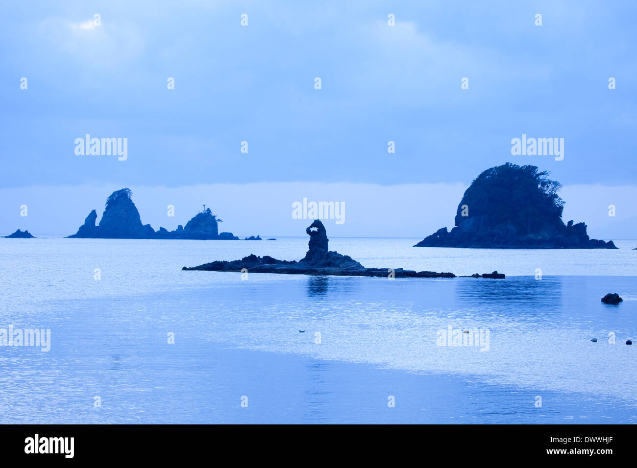 Ocean rock formations hi-res stock photography and images - Alamy