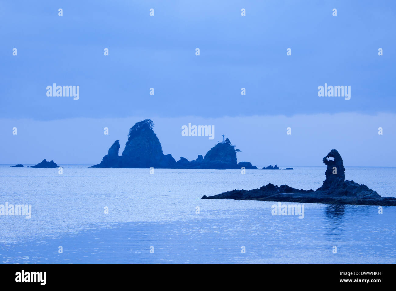 Ocean rock formations hi-res stock photography and images - Alamy