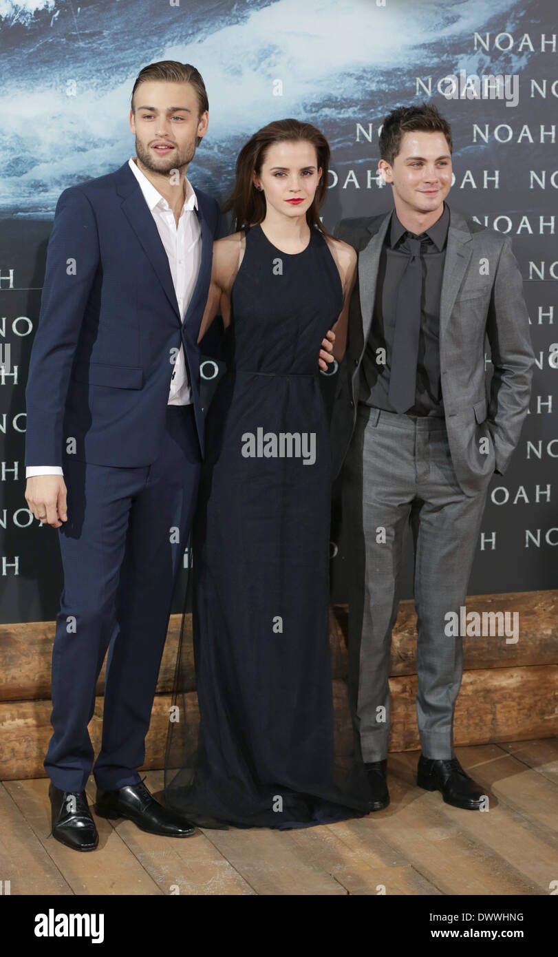 Emma Watson And Douglas Booth Noah