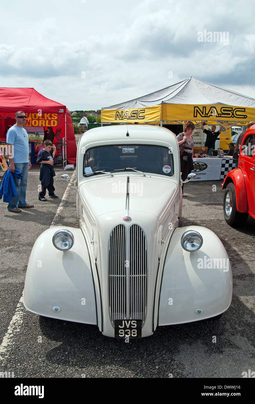 Vintage cars at " The Run to The Sun" rally in Newquay, Cornwall, UK ...