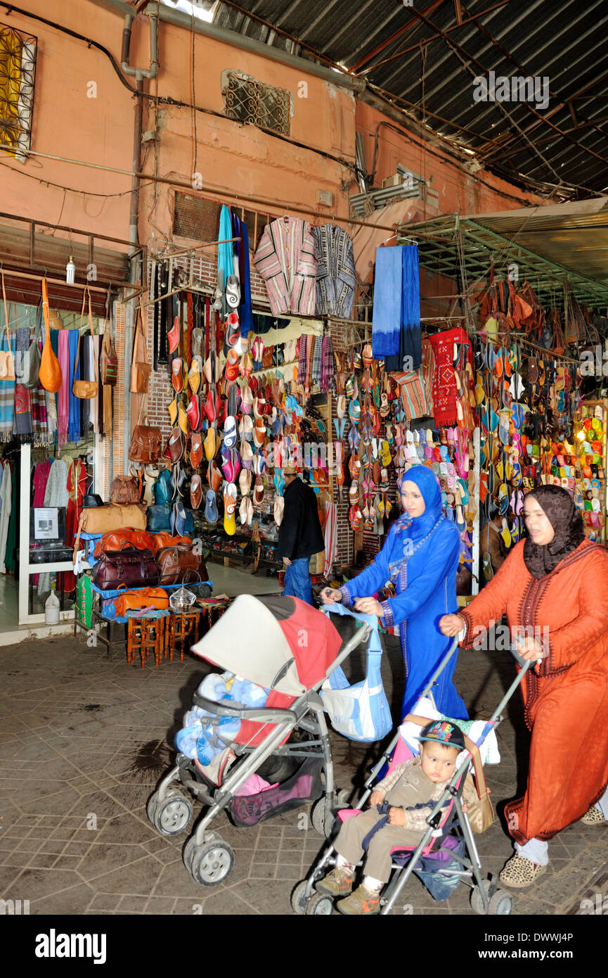 Souk square hi-res stock photography and images - Alamy