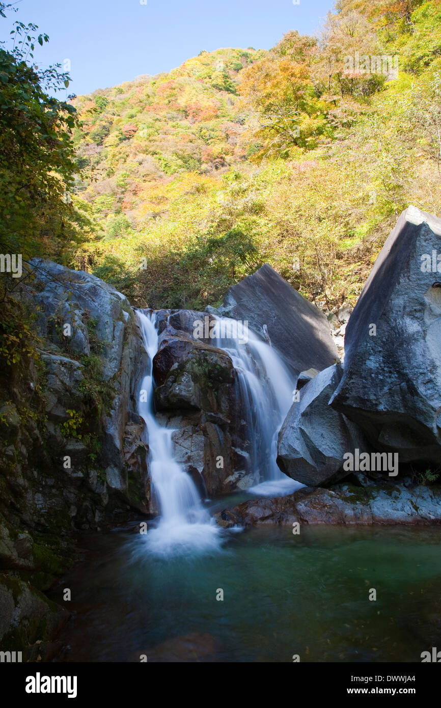 Canyon waterfall rock hi-res stock photography and images - Alamy