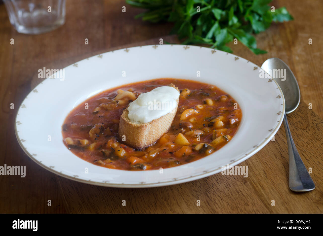 Minestrone vegetarian soup pasta hi-res stock photography and images ...