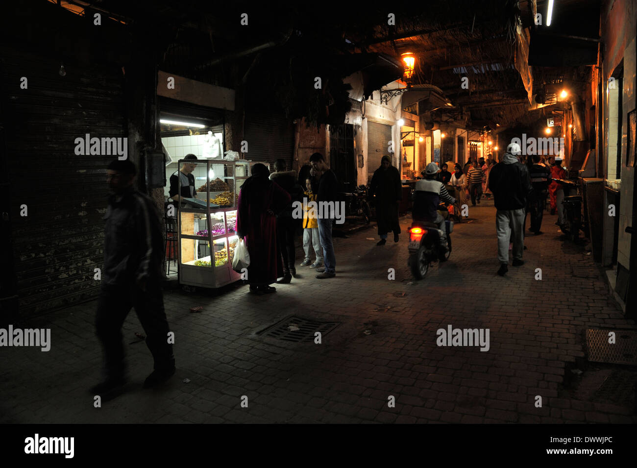 Marrakech night market hi-res stock photography and images - Alamy