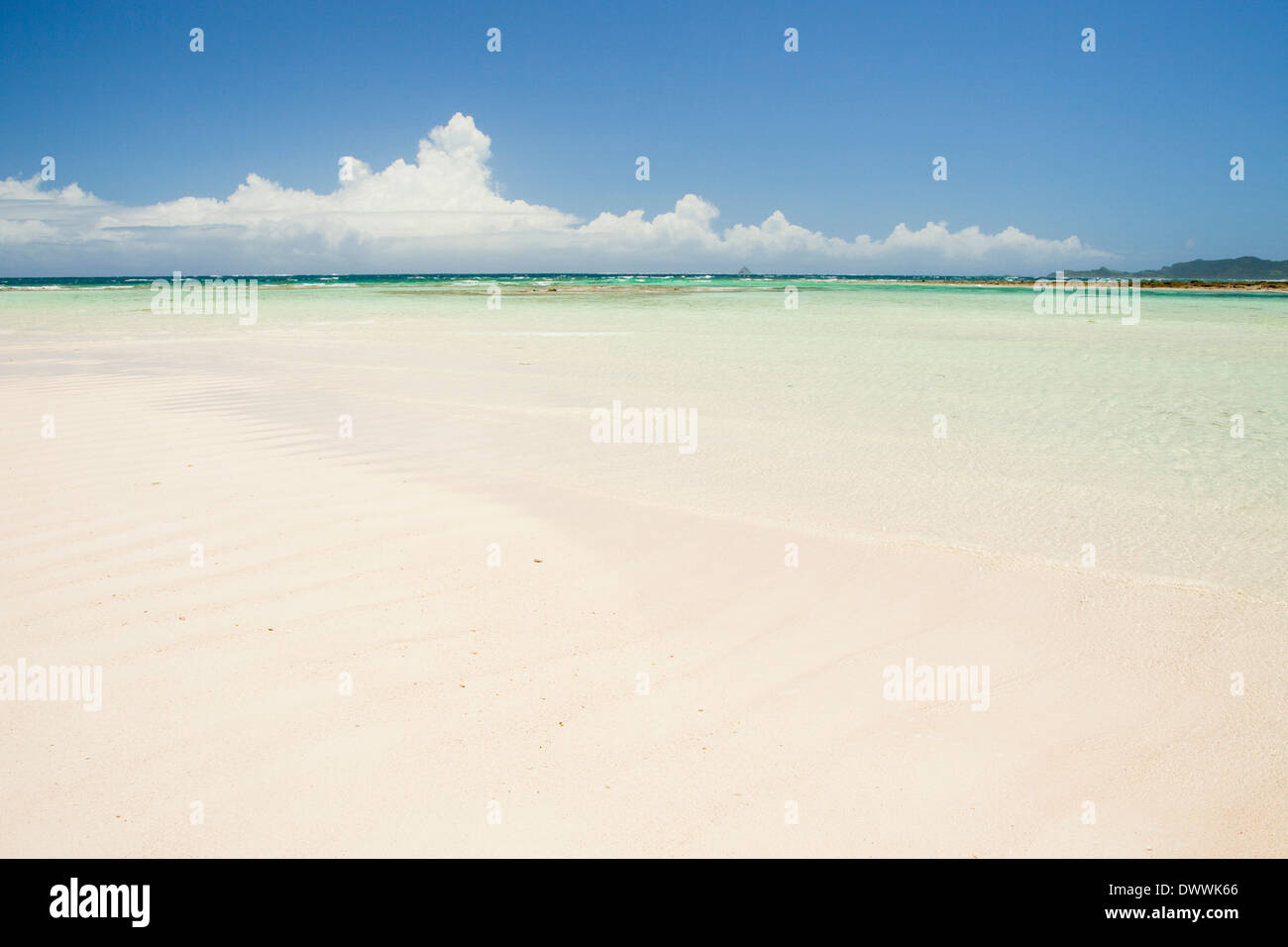 Clear beach sand hi-res stock photography and images - Alamy