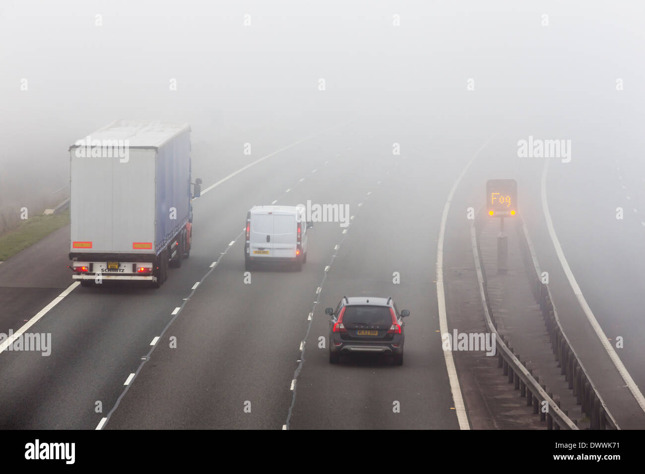 Sign motorway m40 uk hi-res stock photography and images - Alamy