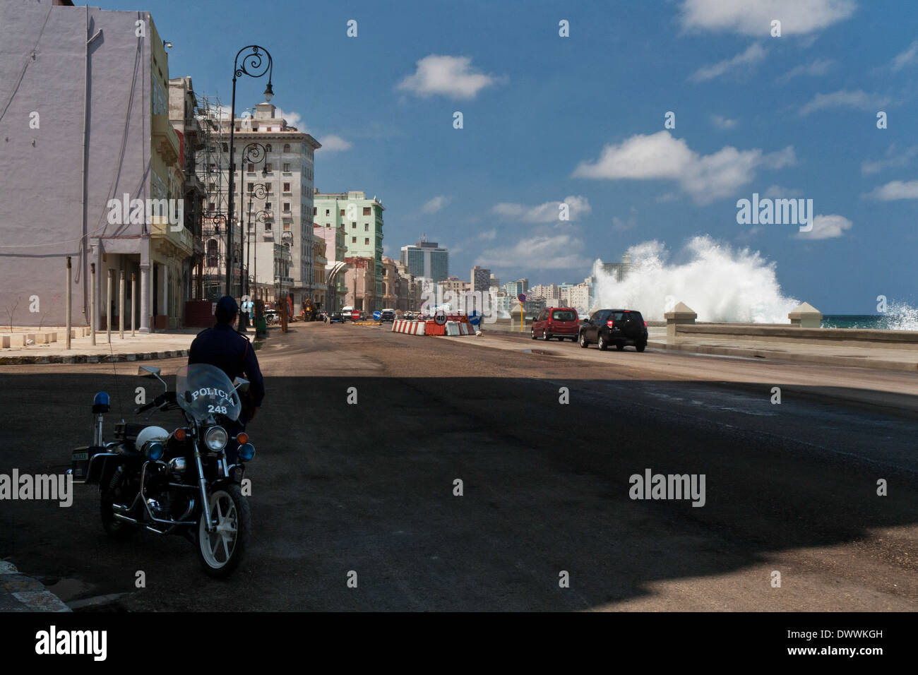 Cuban policeman hi-res stock photography and images - Alamy