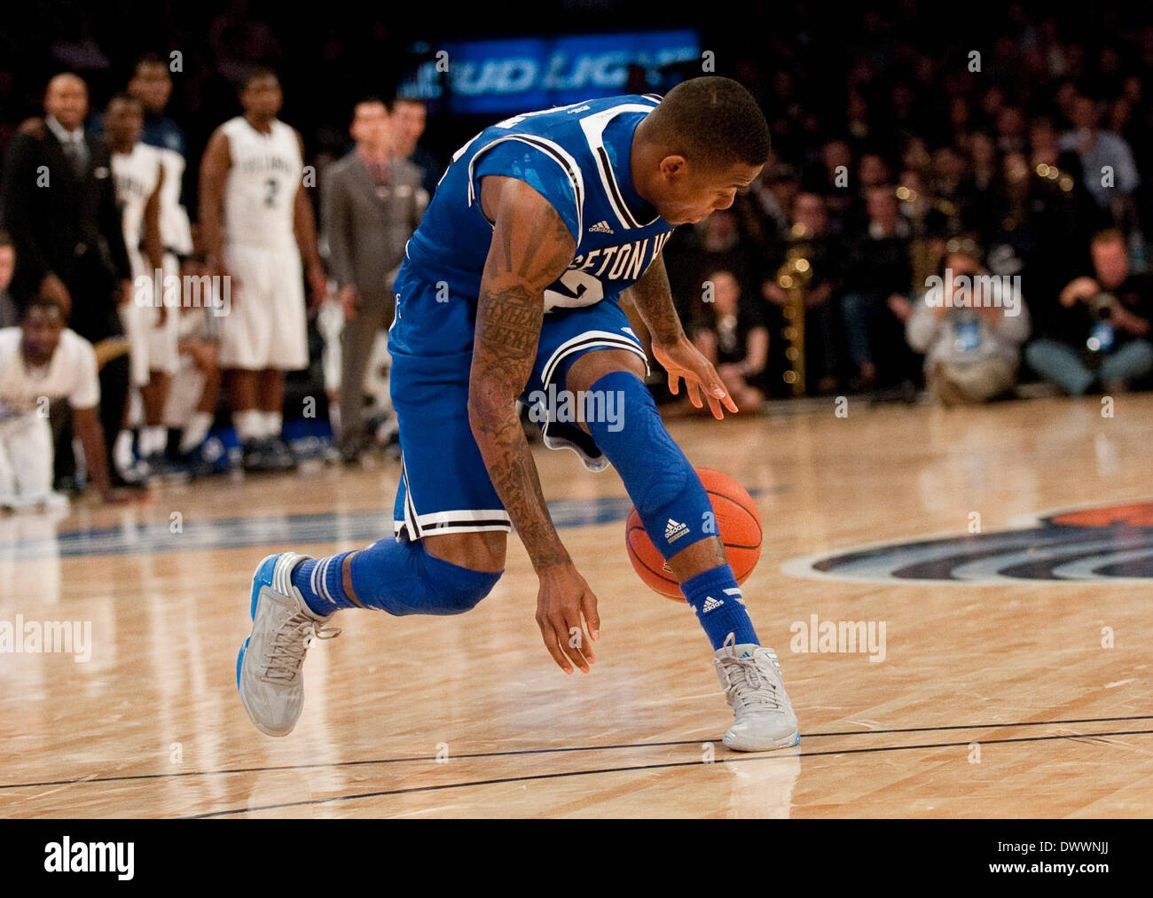 Garden looses hi-res stock photography and images - Alamy