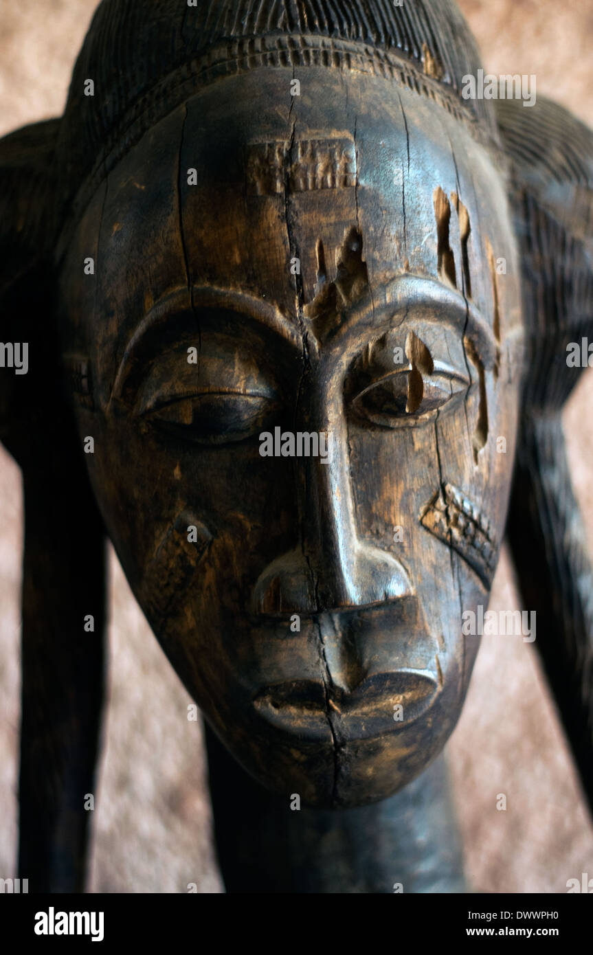 wooden sculpture, Bamako, Mali Stock Photo - Alamy