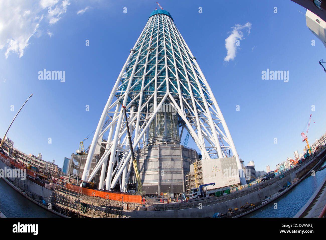 Tokyo sky tree under construction hi-res stock photography and images ...