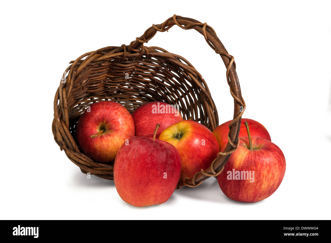Supermarket apples shopping basket hi-res stock photography and images ...